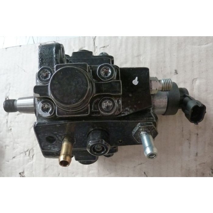 Hochdruckpumpe Bosch (Neuteil) Take off from new engines, Made in ...